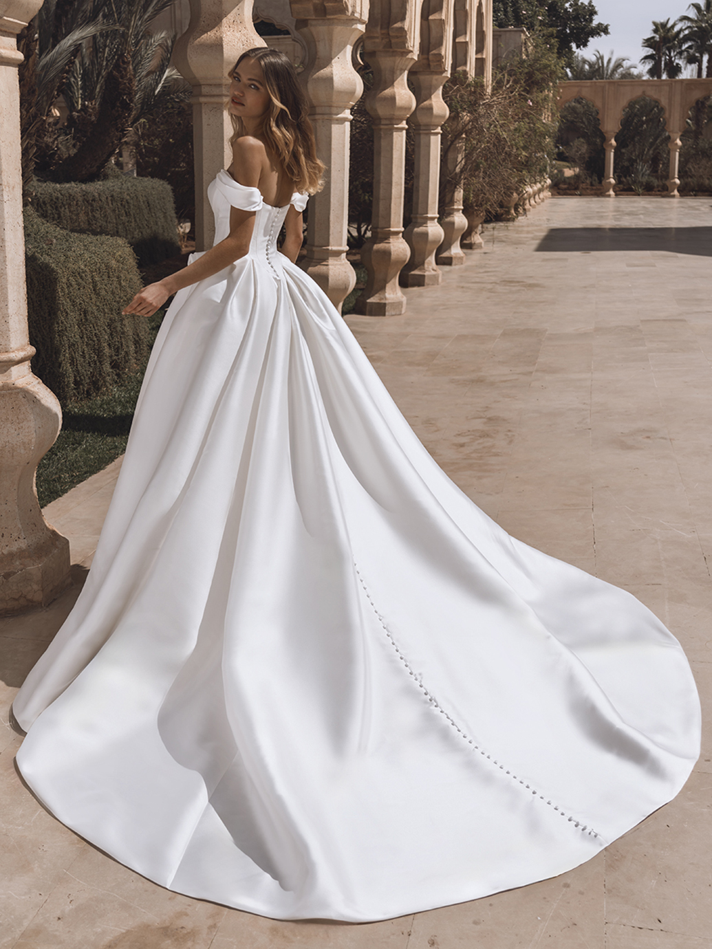 Elegant Wedding Dresses | The Enzoani Collection | Enzoani | Enzoani